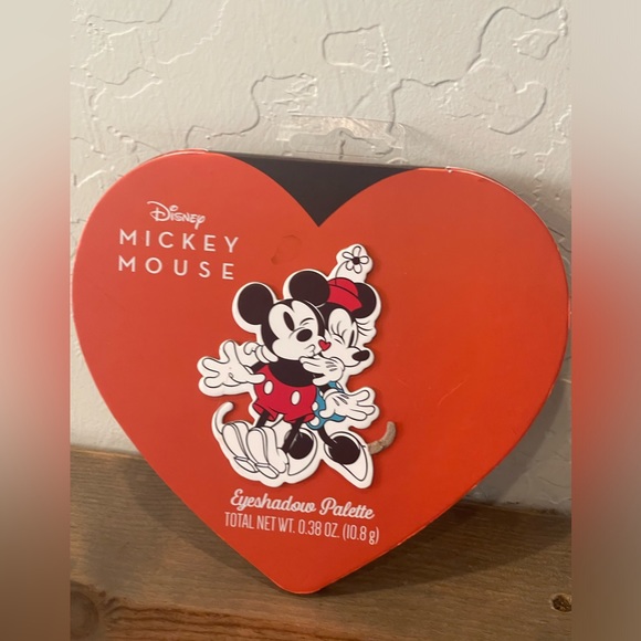 Taste Beauty | Makeup | New Disney Mickey Minnie Mouse Heart Shaped 2 ...